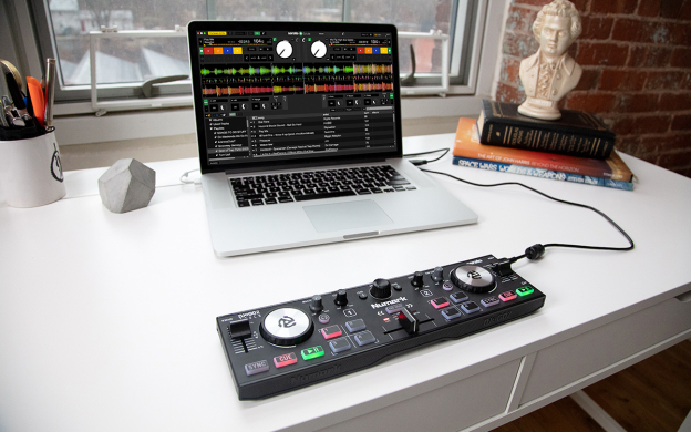 Numark DJ2GO2 Touch Contrôleur dj usb Numark DJ2GO2 Touch Contrôleur dj usb